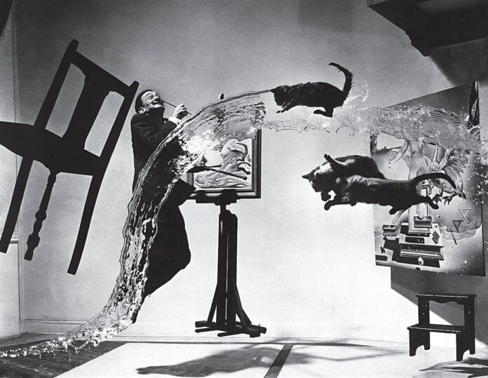 Dalí Atomicus (1948) — Philippe Halsman » La Storia Della Fotografia